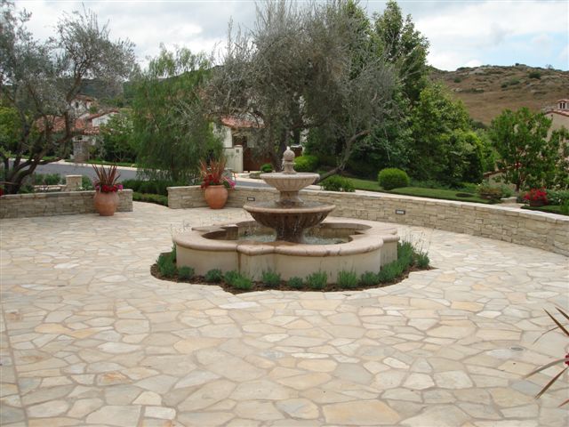 Lompoc Mt Ledge Cream TV (LPML-CTV), Lompoc Oatmeal Flagstone as Wall ...